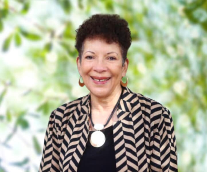 Dr Ruth Johnson
